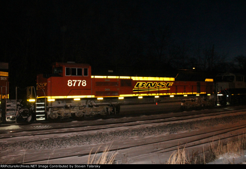 BNSF 8778